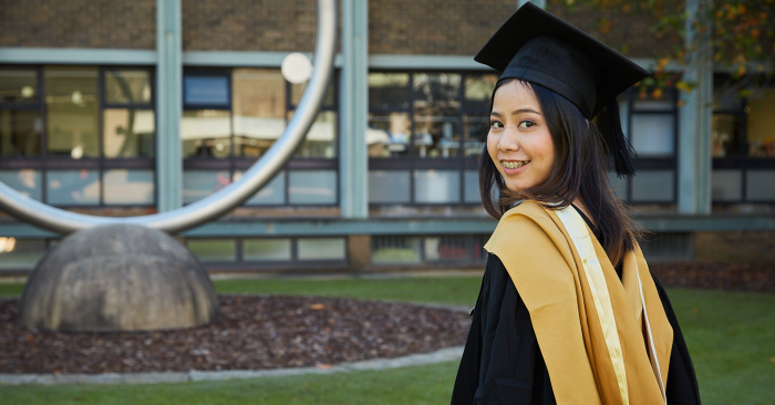 Academic dress for graduation | Current Students - UNSW Sydney