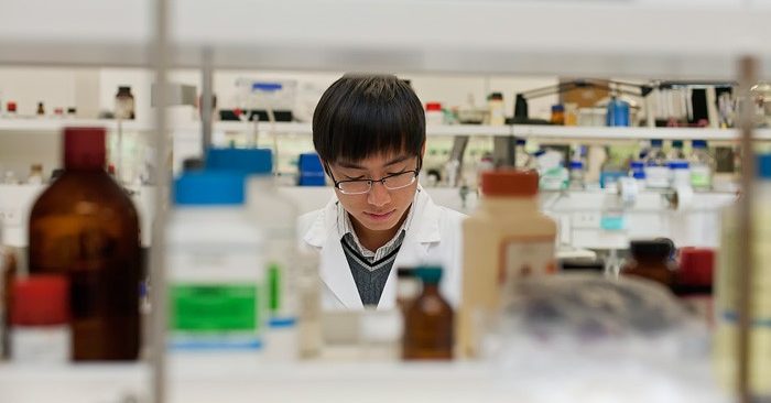 Meet some of our undergraduate students | School of Chemistry - UNSW Sydney